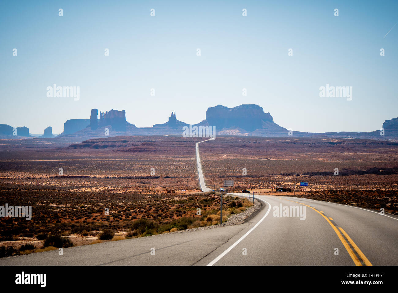 Famous Monument Valley in the desert of Utah Stock Photo - Alamy