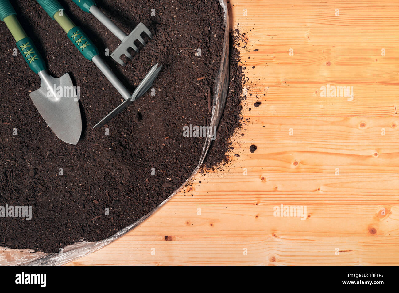 Hoe gardening hi-res stock photography and images - Alamy