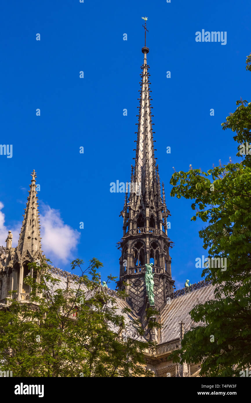Spire cathedral notre dame de paris hi-res stock photography and images ...