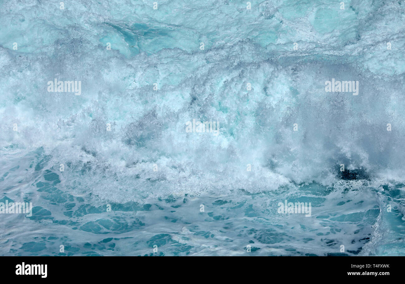 Sea Ocean Sea water with different water colours Stock Photo - Alamy