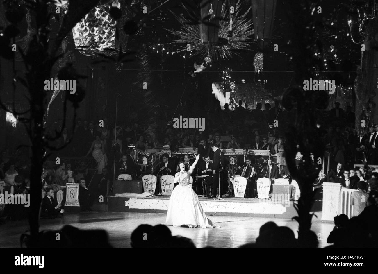 Singer Josephine Baker performs at the Madame-Ball, the first big event ...