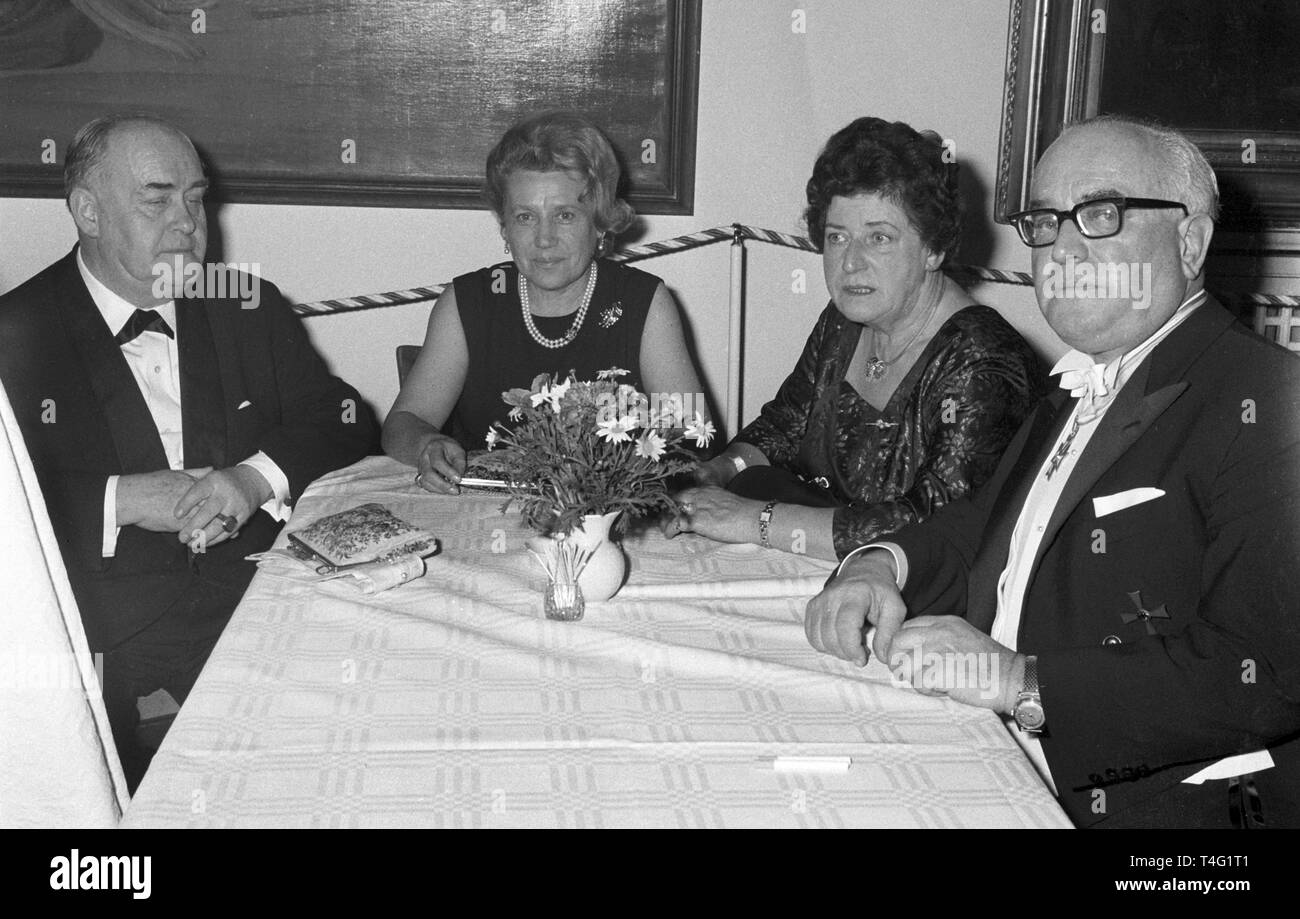 Story editor Black and White Stock Photos & Images - Alamy