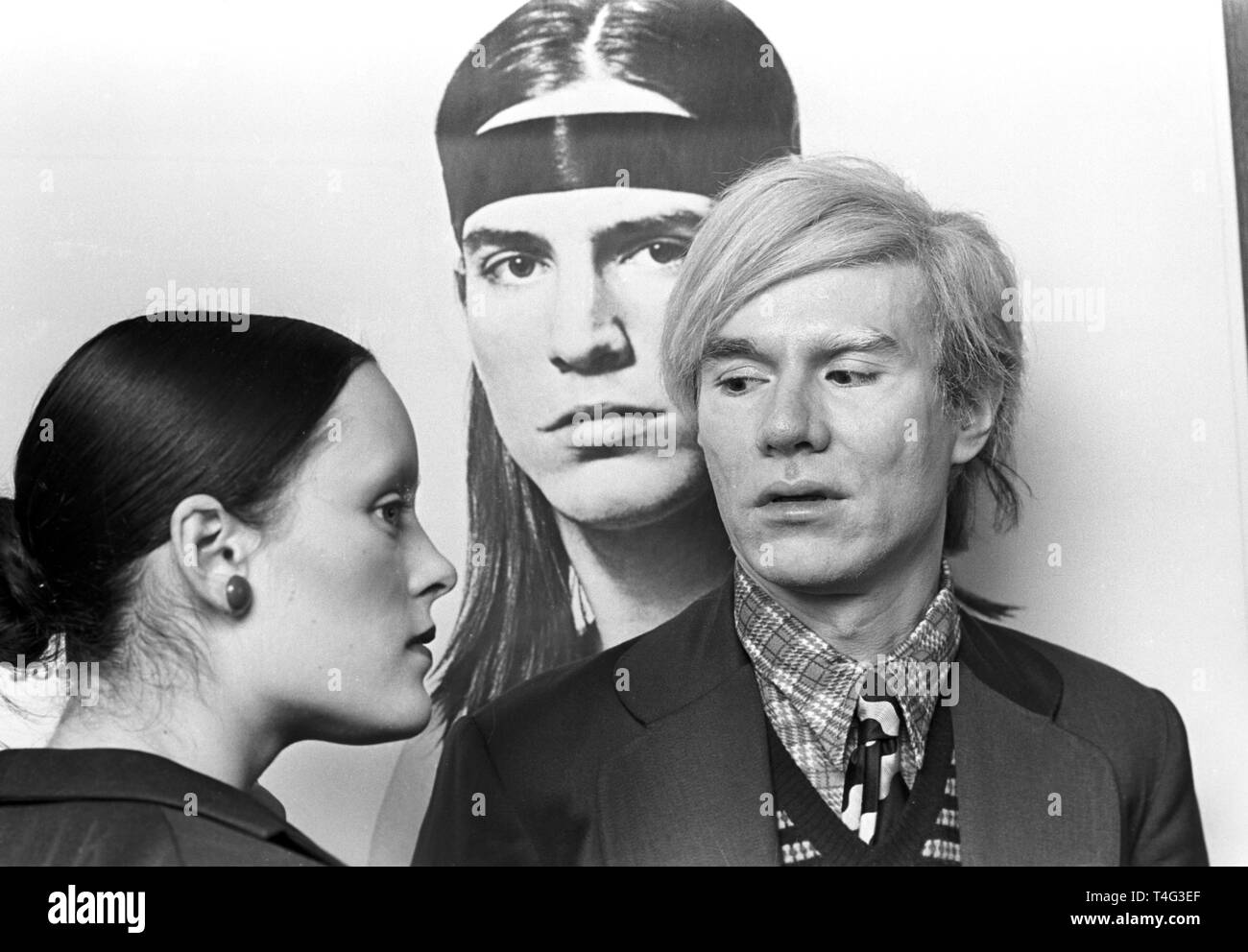 (File) The US artist and director Andy Warhol und his leading actress ...