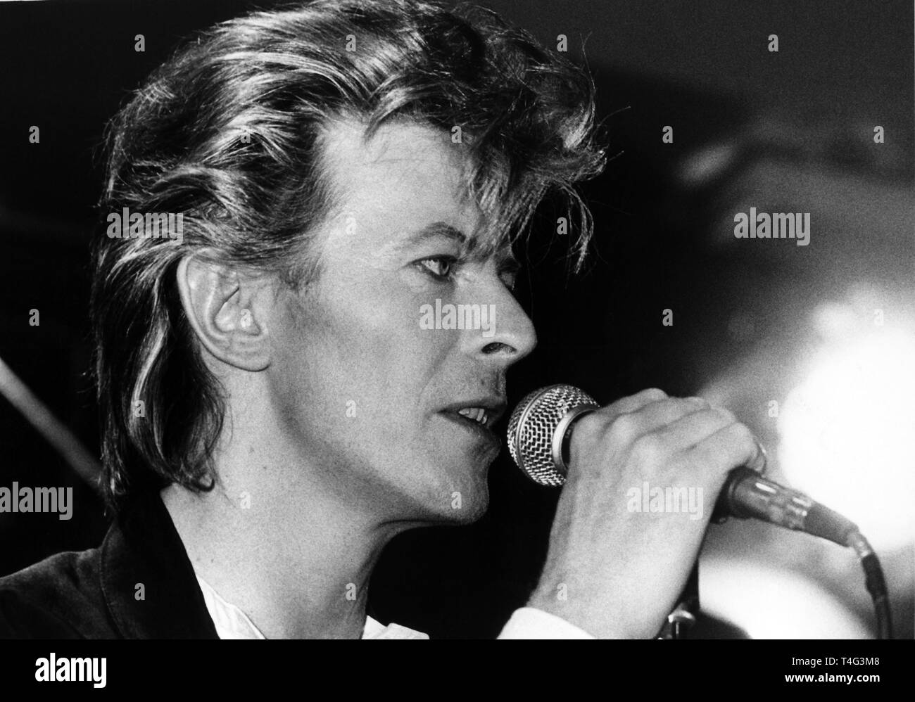 Glass spider tour bowie hi-res stock photography and images - Alamy