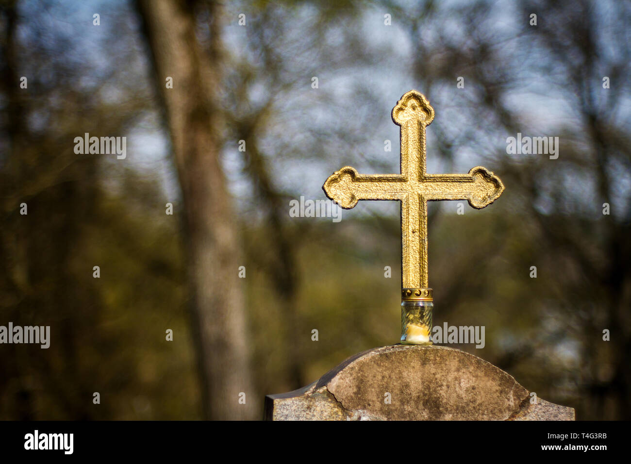 Old iron cross in cemetery hi-res stock photography and images - Alamy