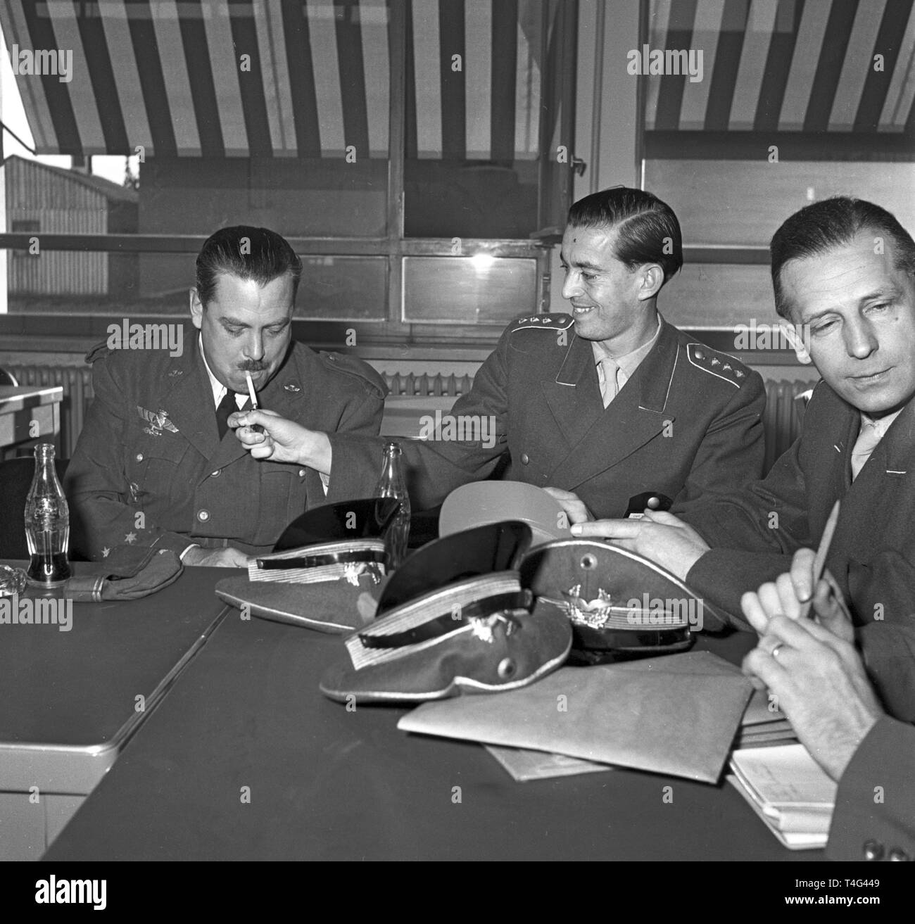 American soldiers in vocational training hi-res stock photography and ...