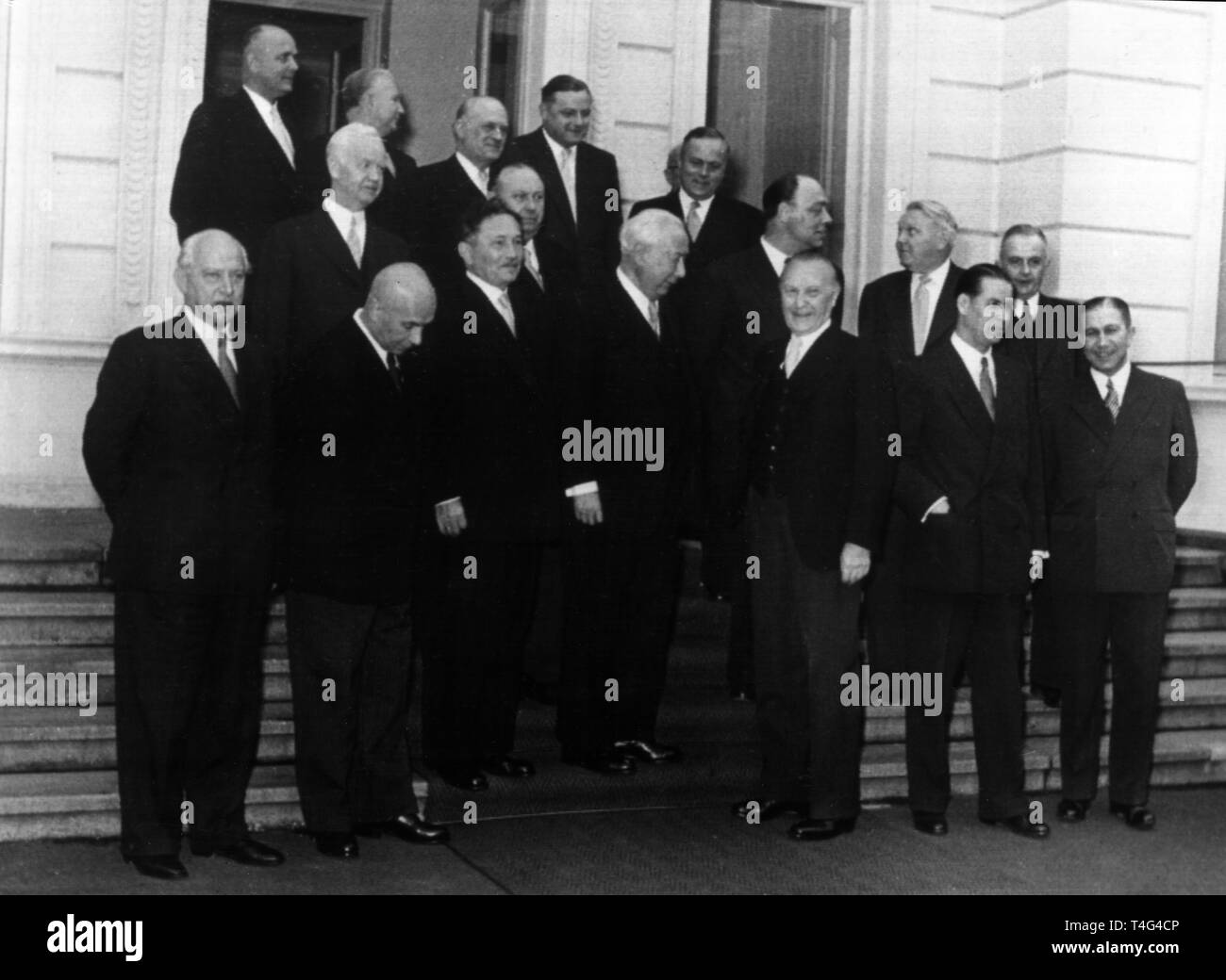 German President Theodor Heuss (front row 4. from left) and Chancellor ...