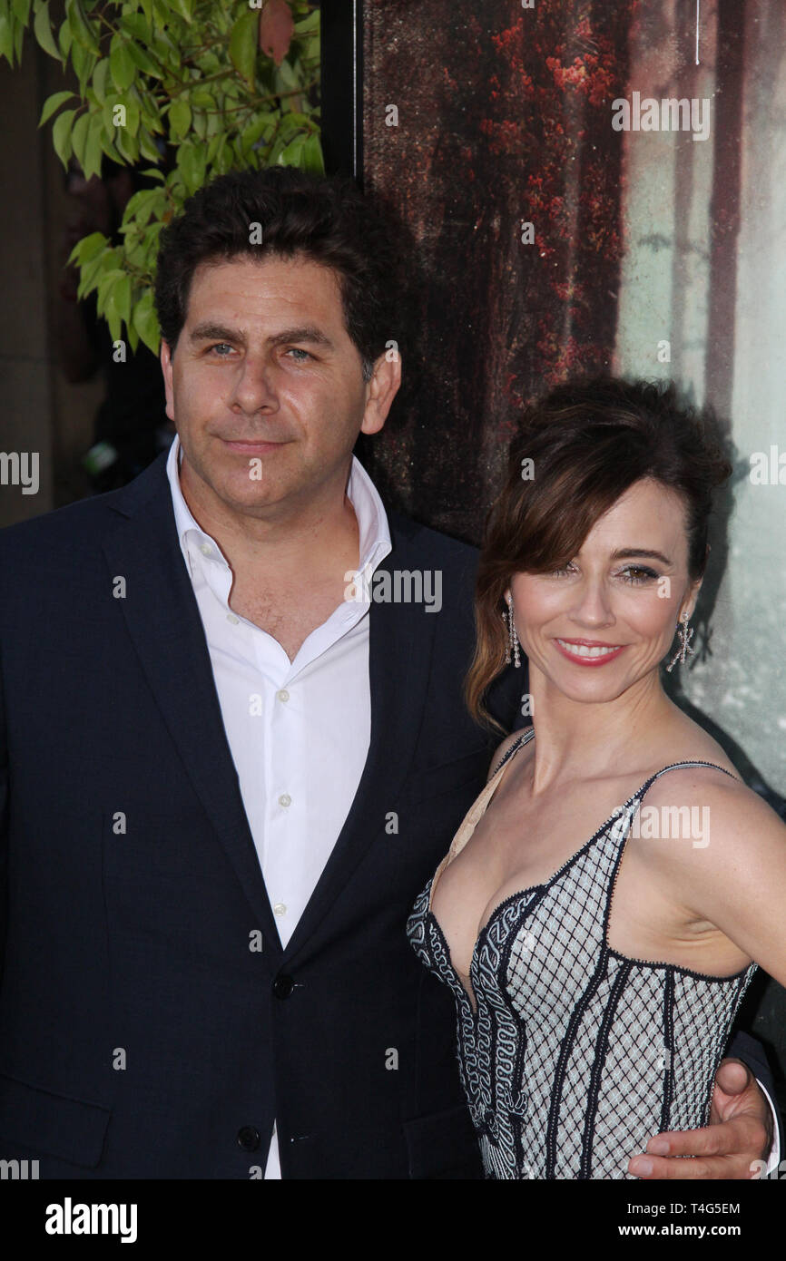 Linda Cardellini Steven Rodriguez