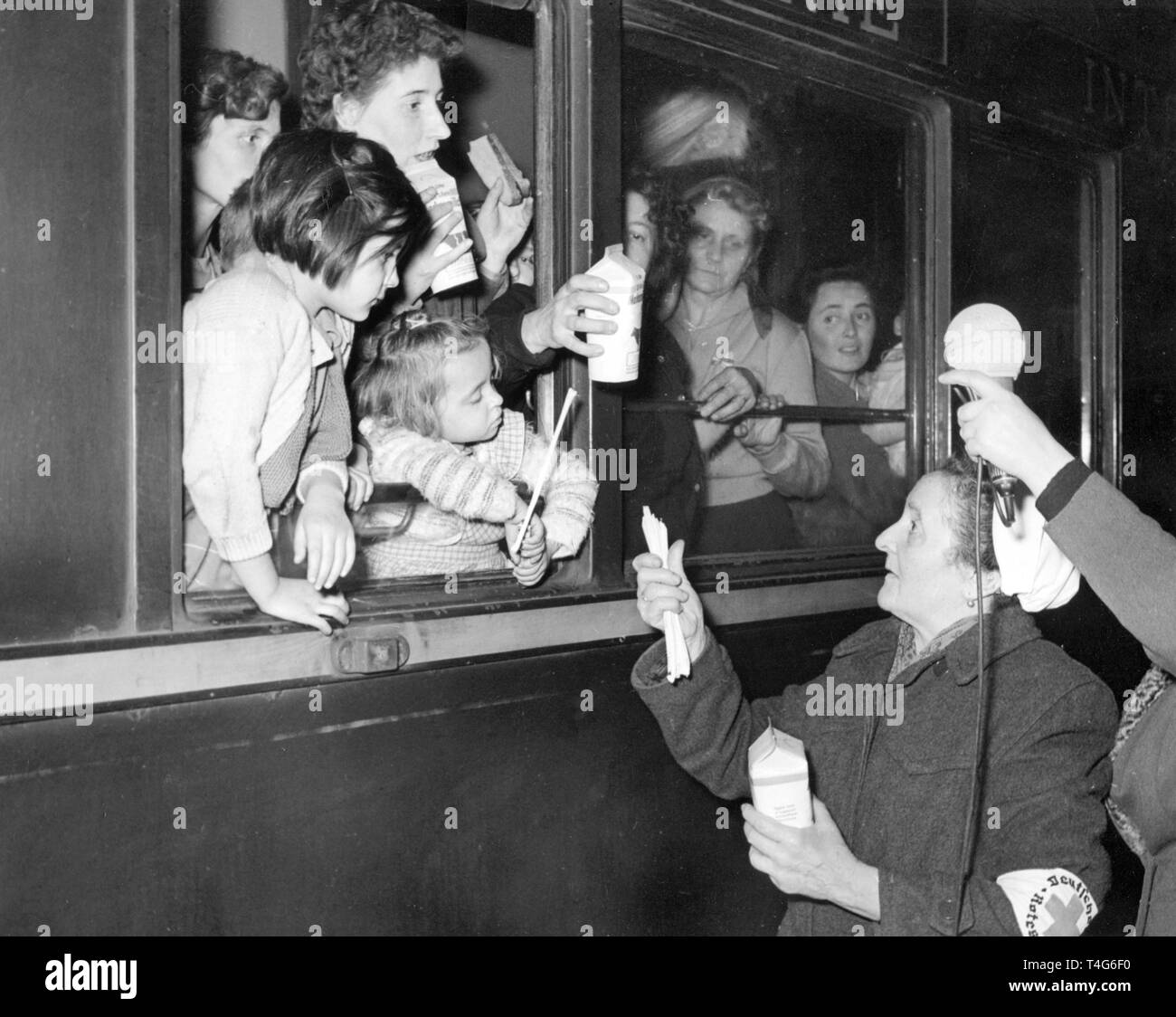 Hungarian refugees 1956 austria hi-res stock photography and images - Alamy