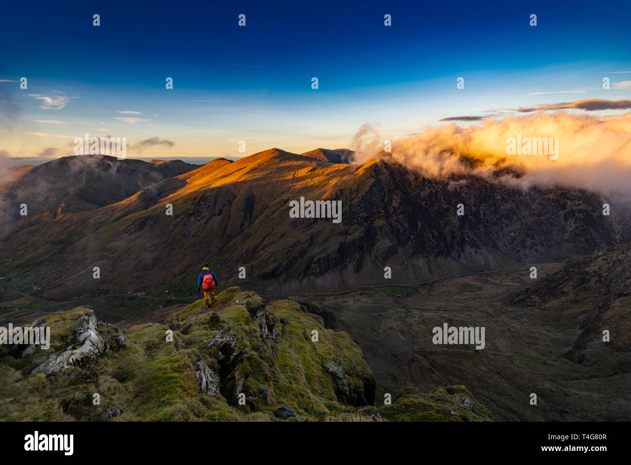Crib goch snowdon scrambling hi-res stock photography and images - Alamy