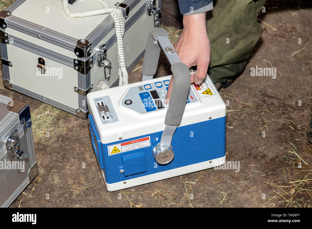 Portable battery operated x ray source. makes taking xrays on location ...