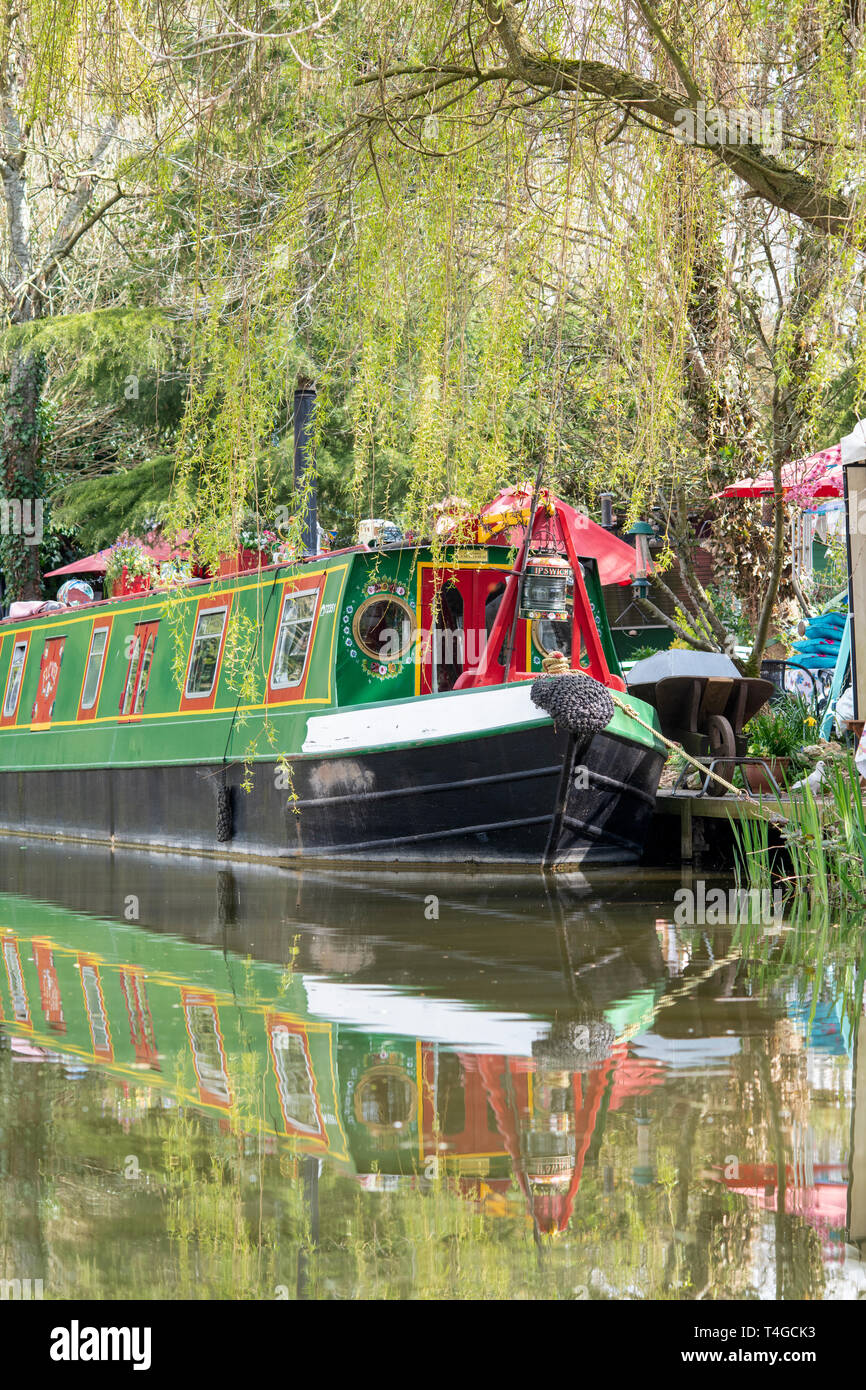 Canal boat alongside Janes Enchanted Tea Garden on the oxford canal on ...
