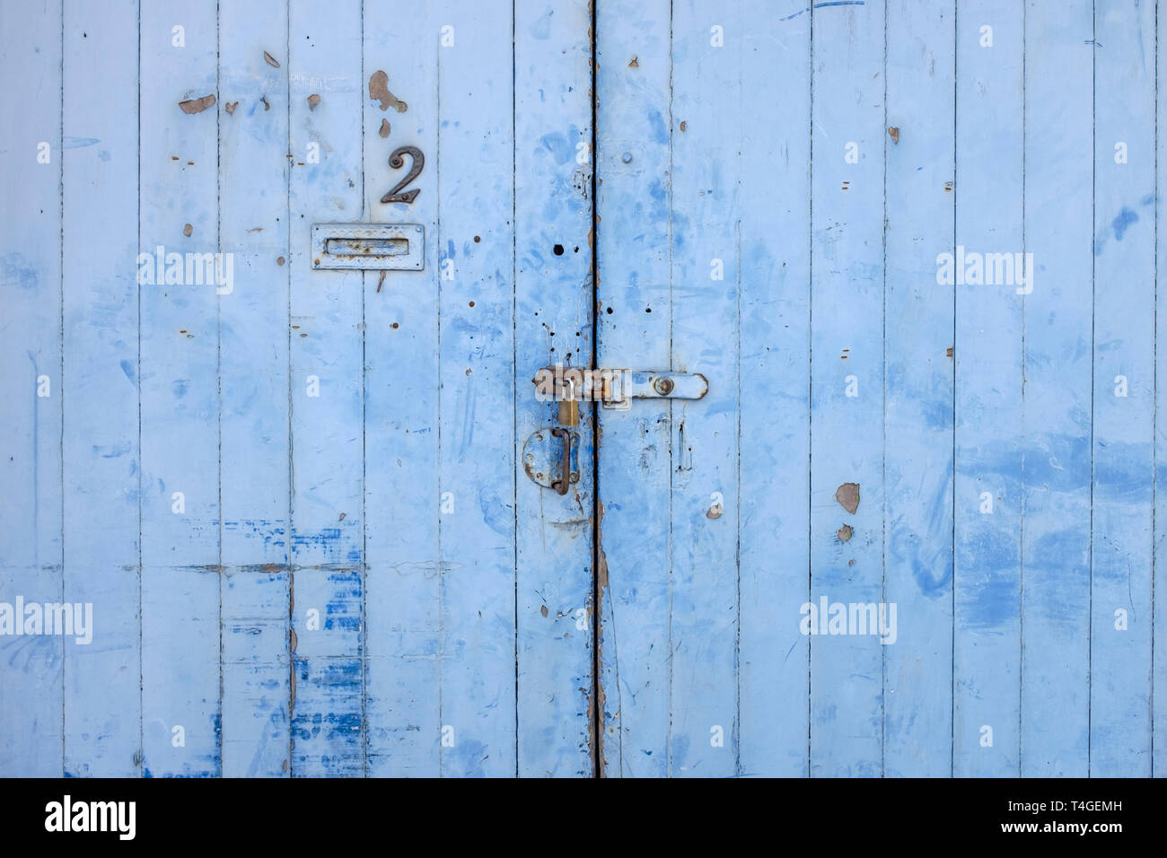 Pale blue painted double doors hi-res stock photography and images - Alamy