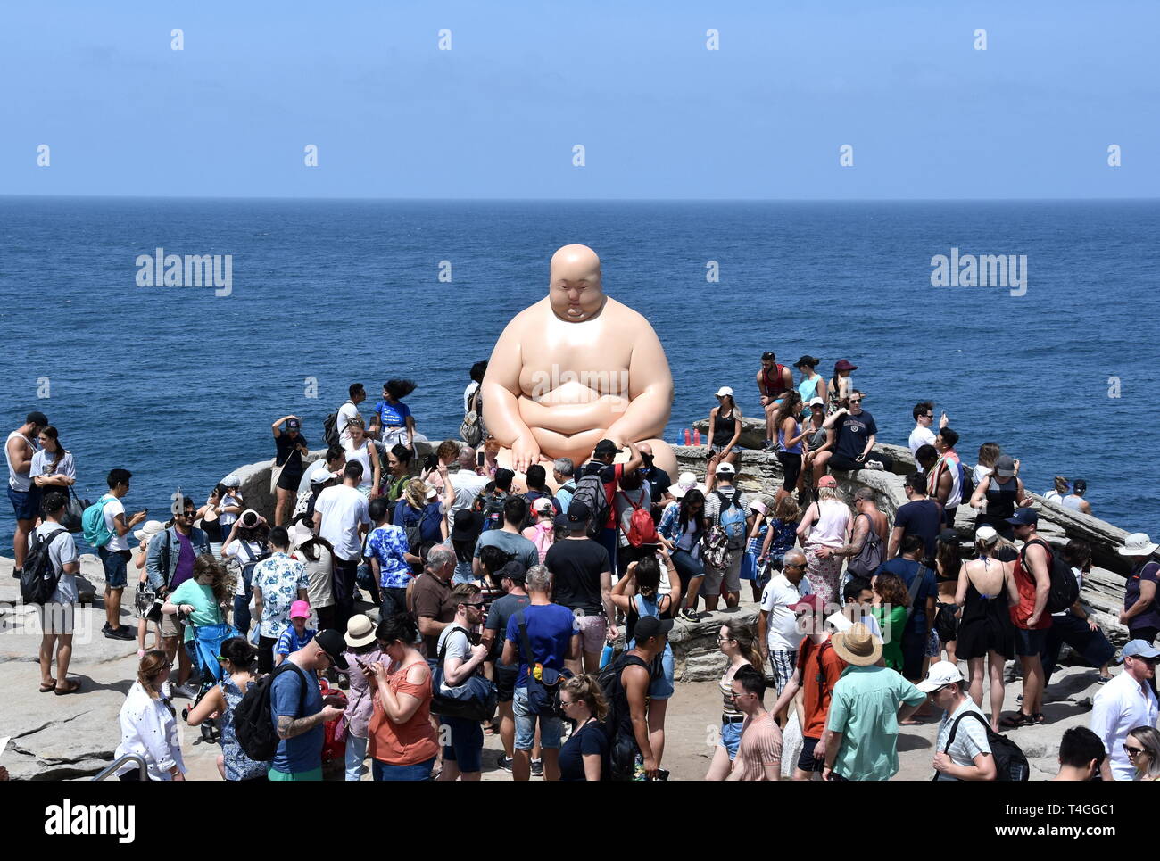 Sydney, Australia - Nov 4, 2018. Mu Boyan: Horizon. Sculpture by the ...