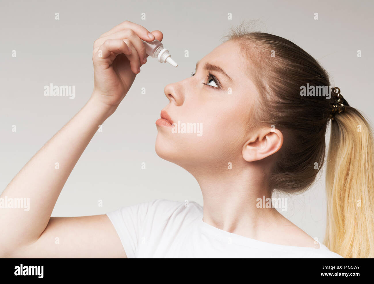 Eye drop bottle hi-res stock photography and images - Alamy
