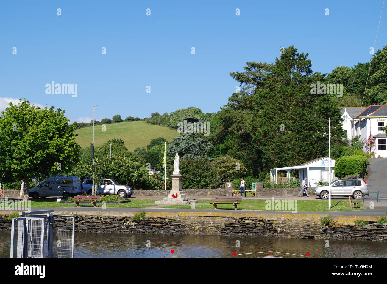 Kingsbridge Market Town and Quay on a Sunny Summers Day. Sort Devon ...