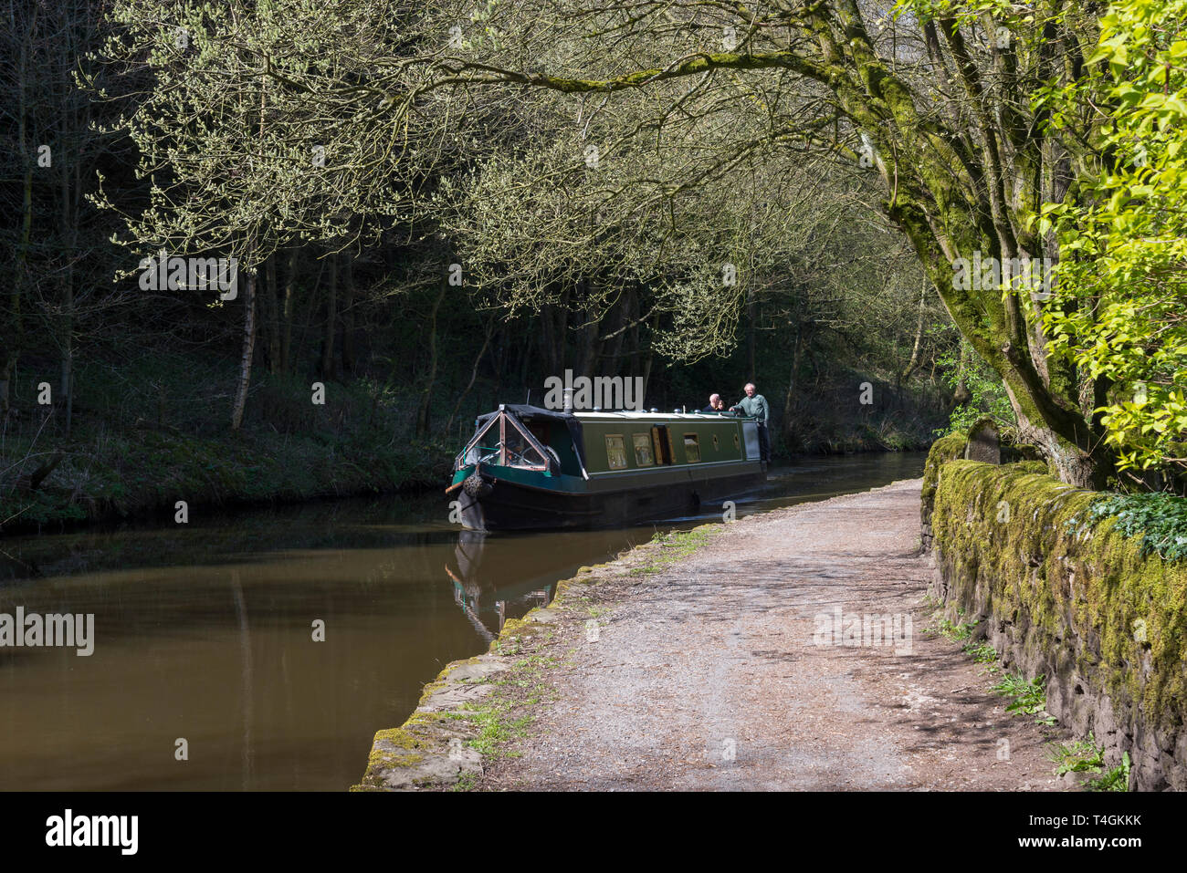 Narrow boat bridge hi-res stock photography and images - Alamy