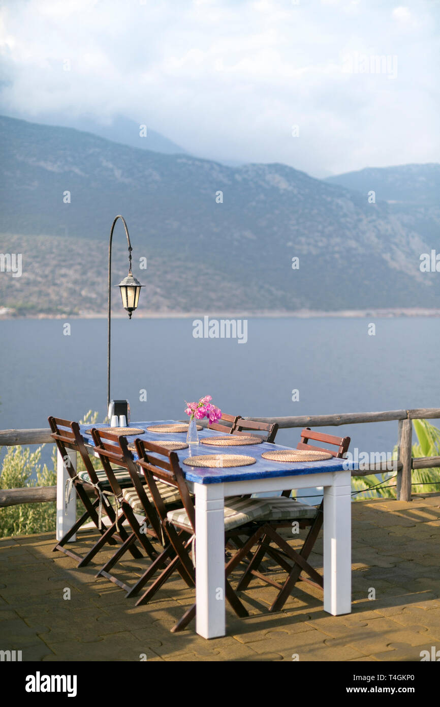 Open air dining hi-res stock photography and images - Alamy