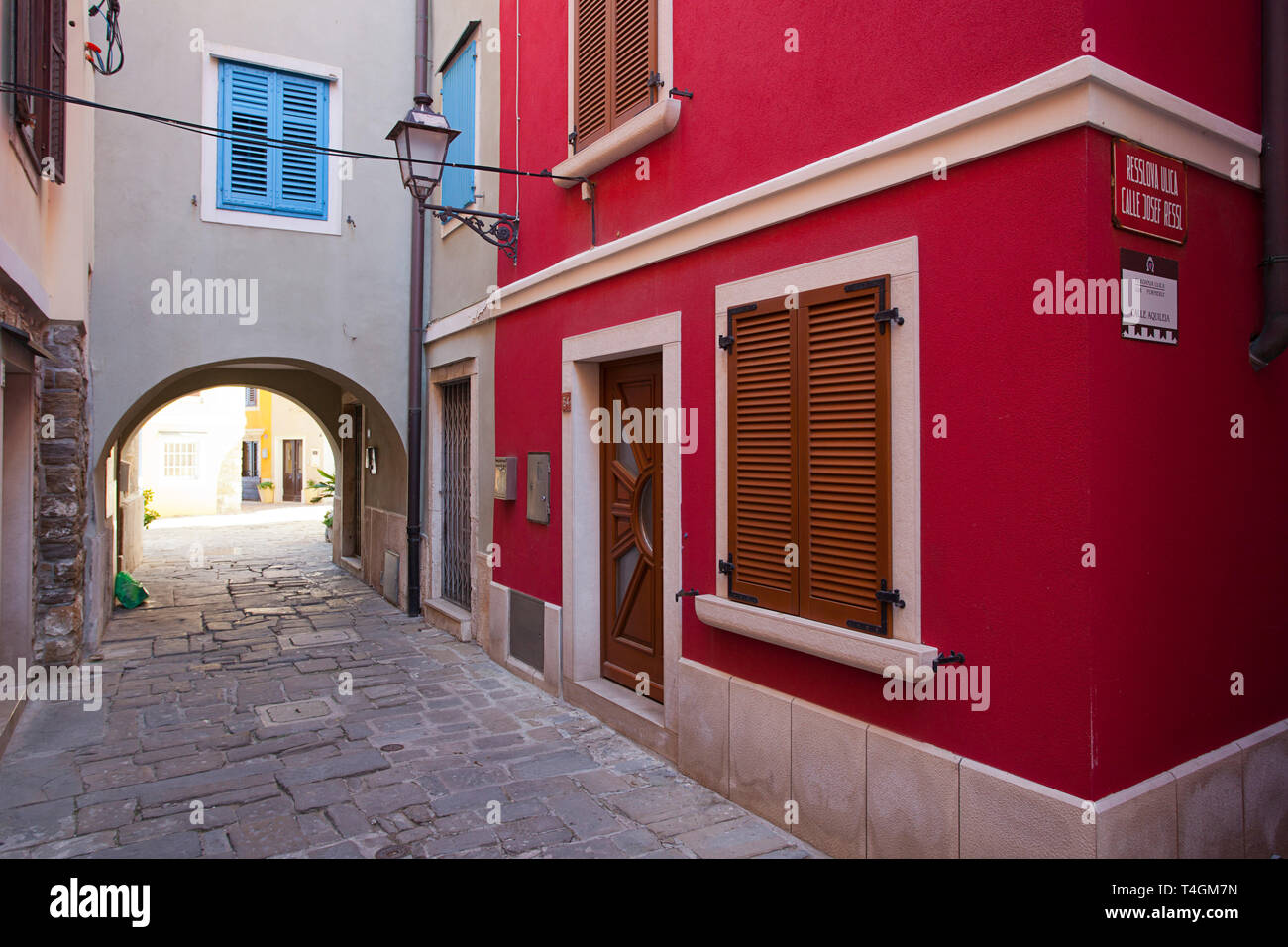 Bright red buildings hi-res stock photography and images - Alamy
