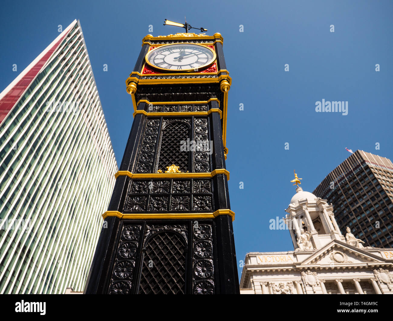 Little ben clock victoria hi-res stock photography and images - Alamy