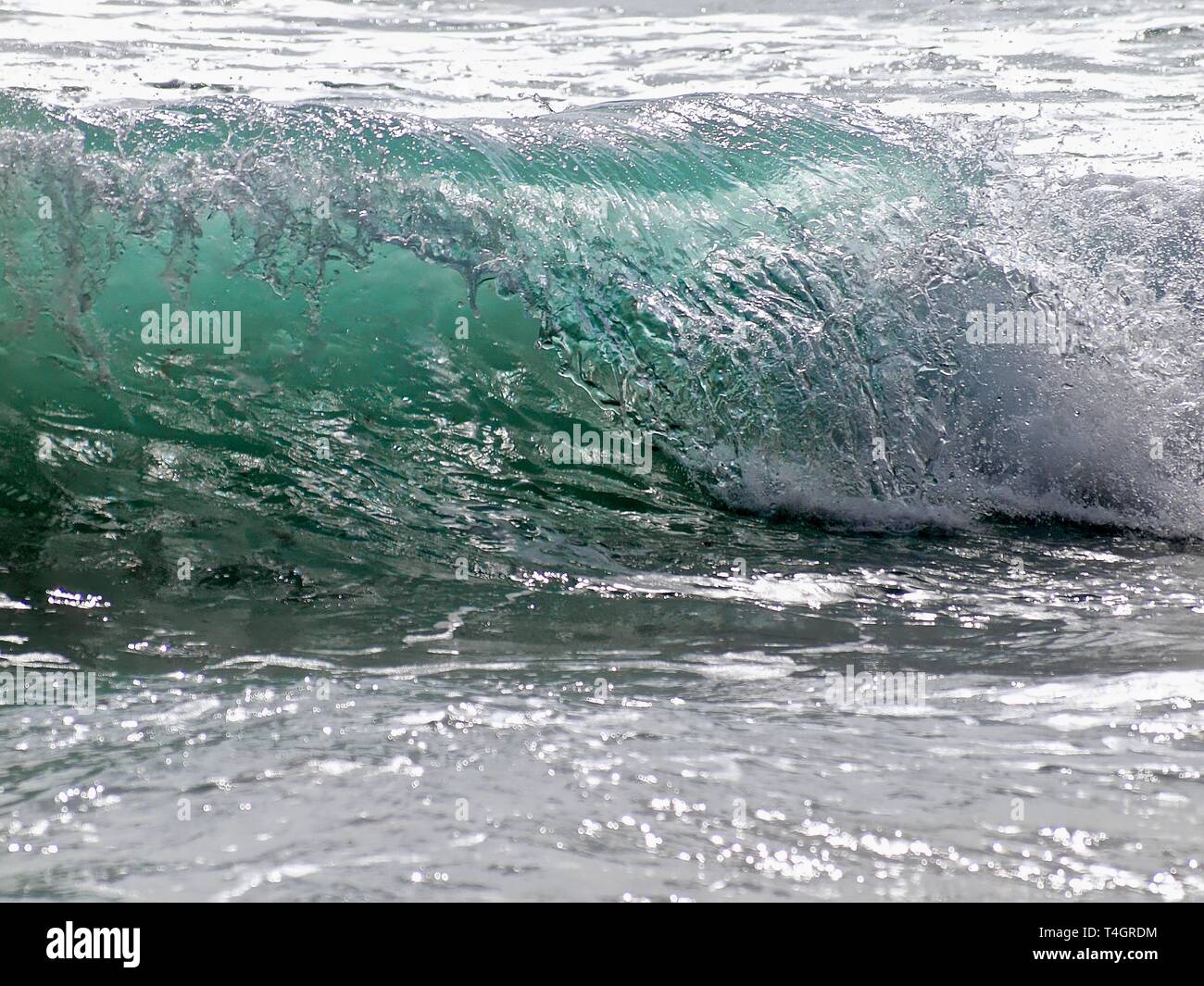 Beautiful and colorful waves in the ocean Stock Photo - Alamy