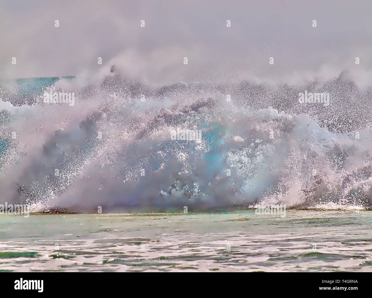 Beautiful and colorful waves in the ocean Stock Photo - Alamy