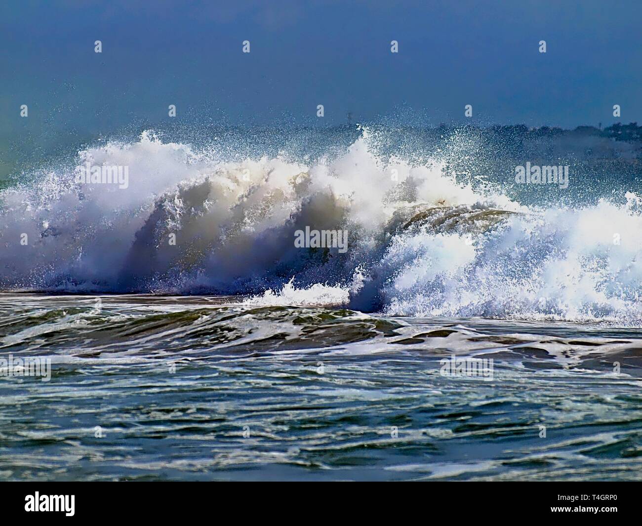 Beautiful and colorful waves in the ocean Stock Photo - Alamy