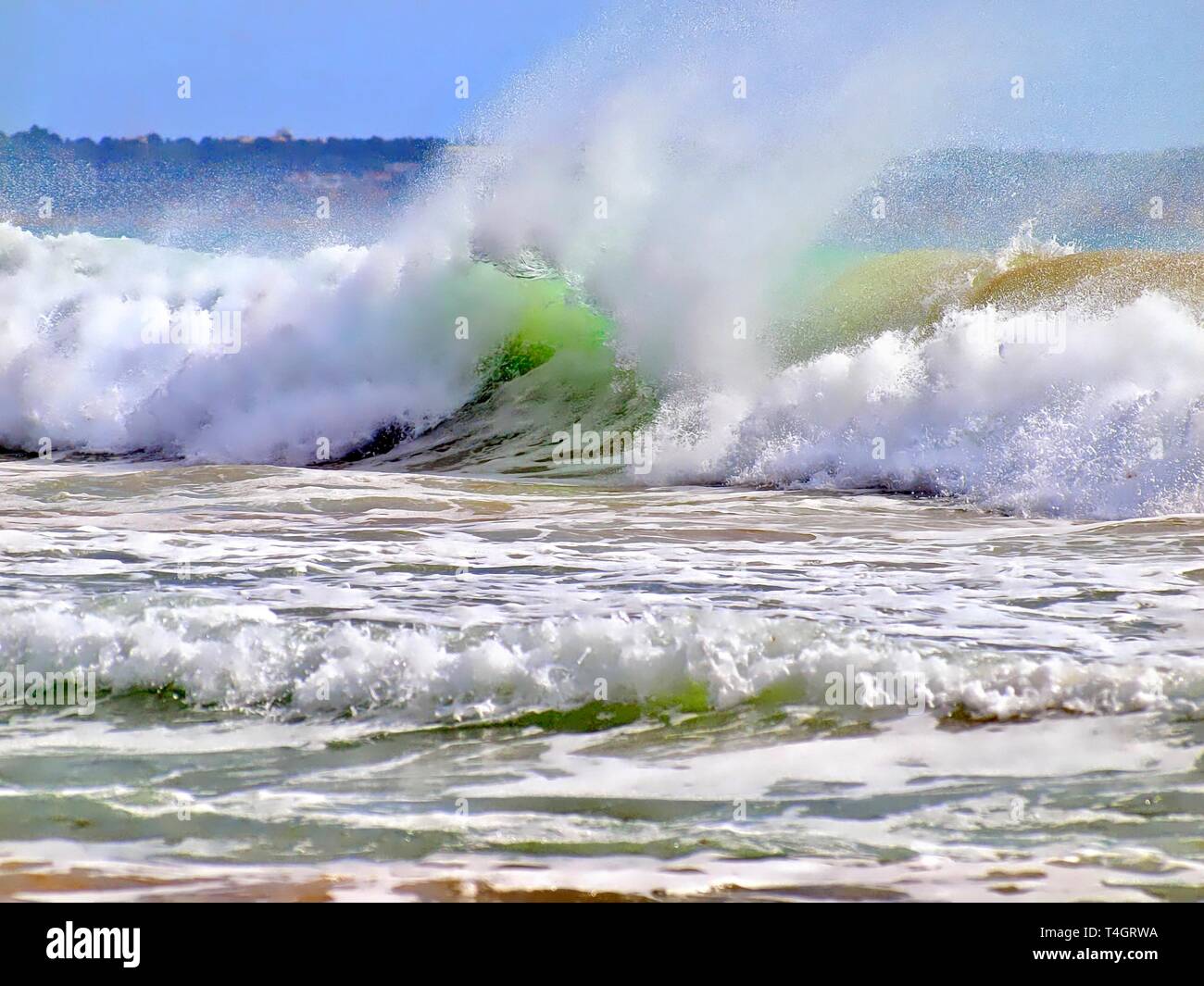 Beautiful and colorful waves in the ocean Stock Photo - Alamy