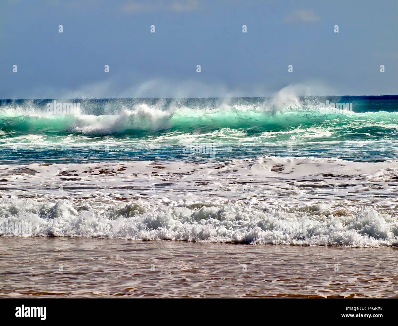 Beautiful and colorful waves in the ocean Stock Photo - Alamy