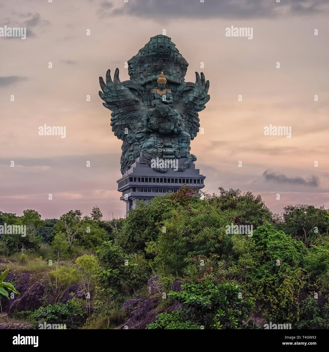 Garuda sculpture hi-res stock photography and images - Alamy