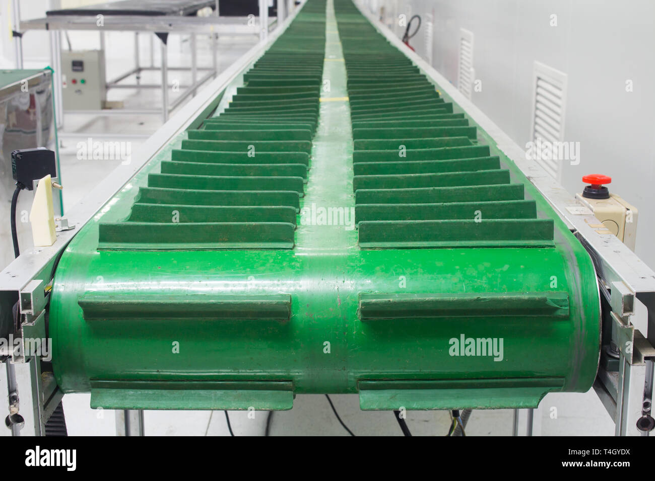 The conveyor chain, and conveyor belt on production line set up in ...