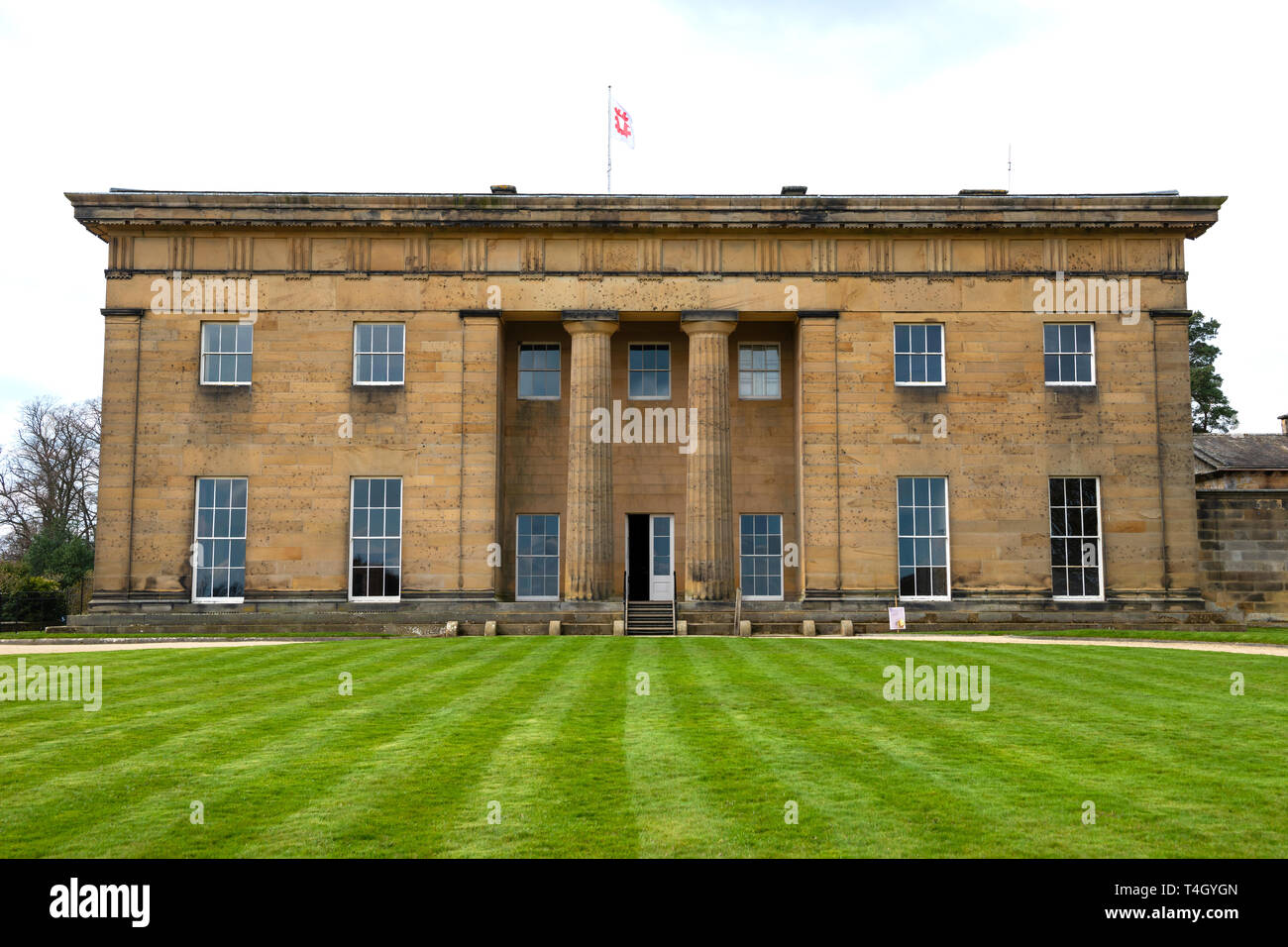 Portico house uk hi-res stock photography and images - Alamy