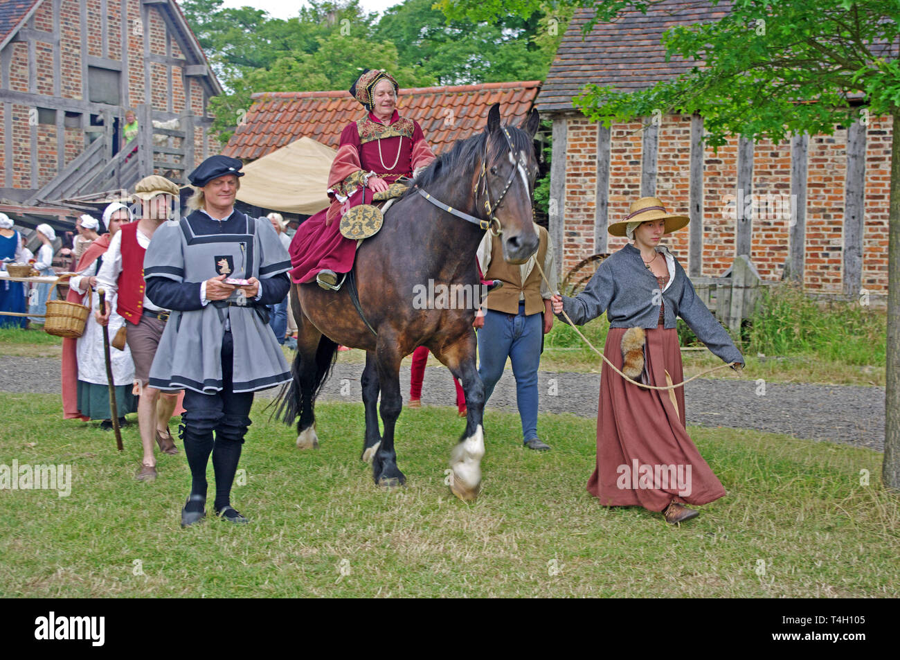 Lady of the manor hi-res stock photography and images - Alamy