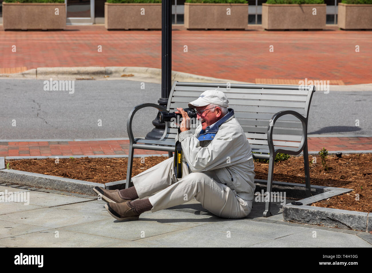 Sitting photography hi-res stock photography and images - Alamy
