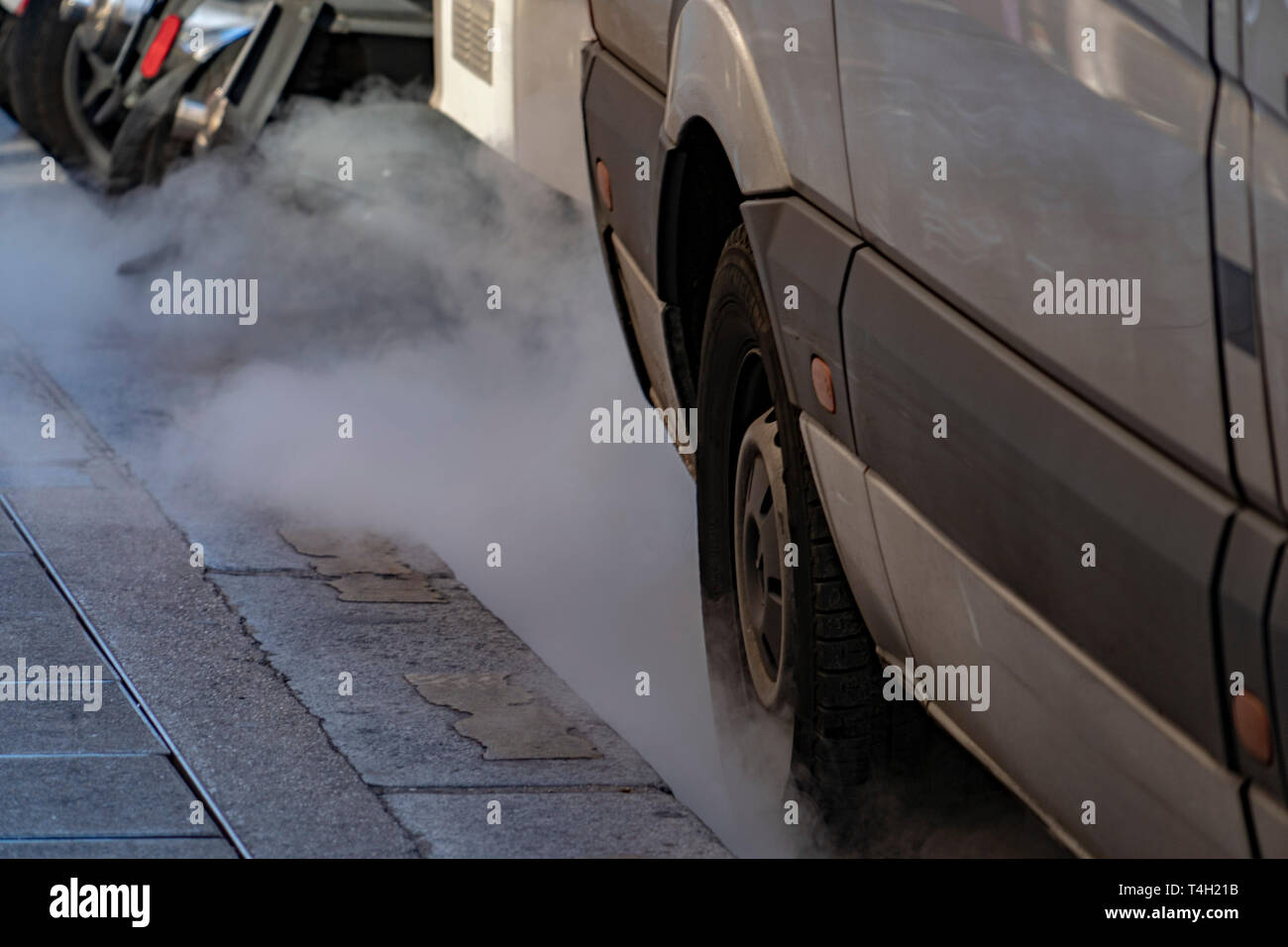 car smoke pollution emission dioxide Stock Photo - Alamy