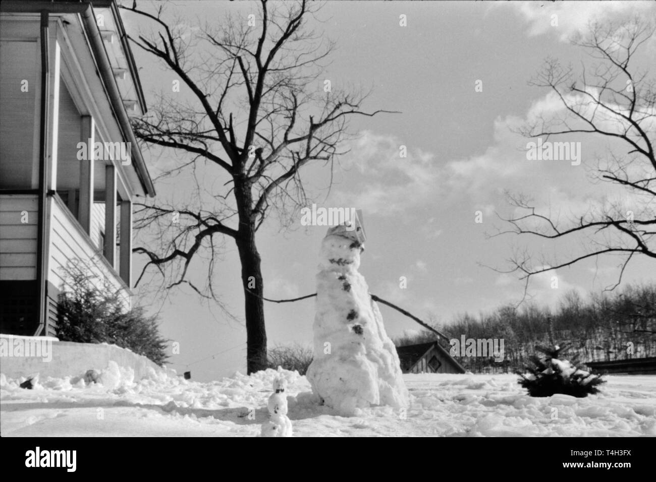 snowy urban scene Stock Photo - Alamy