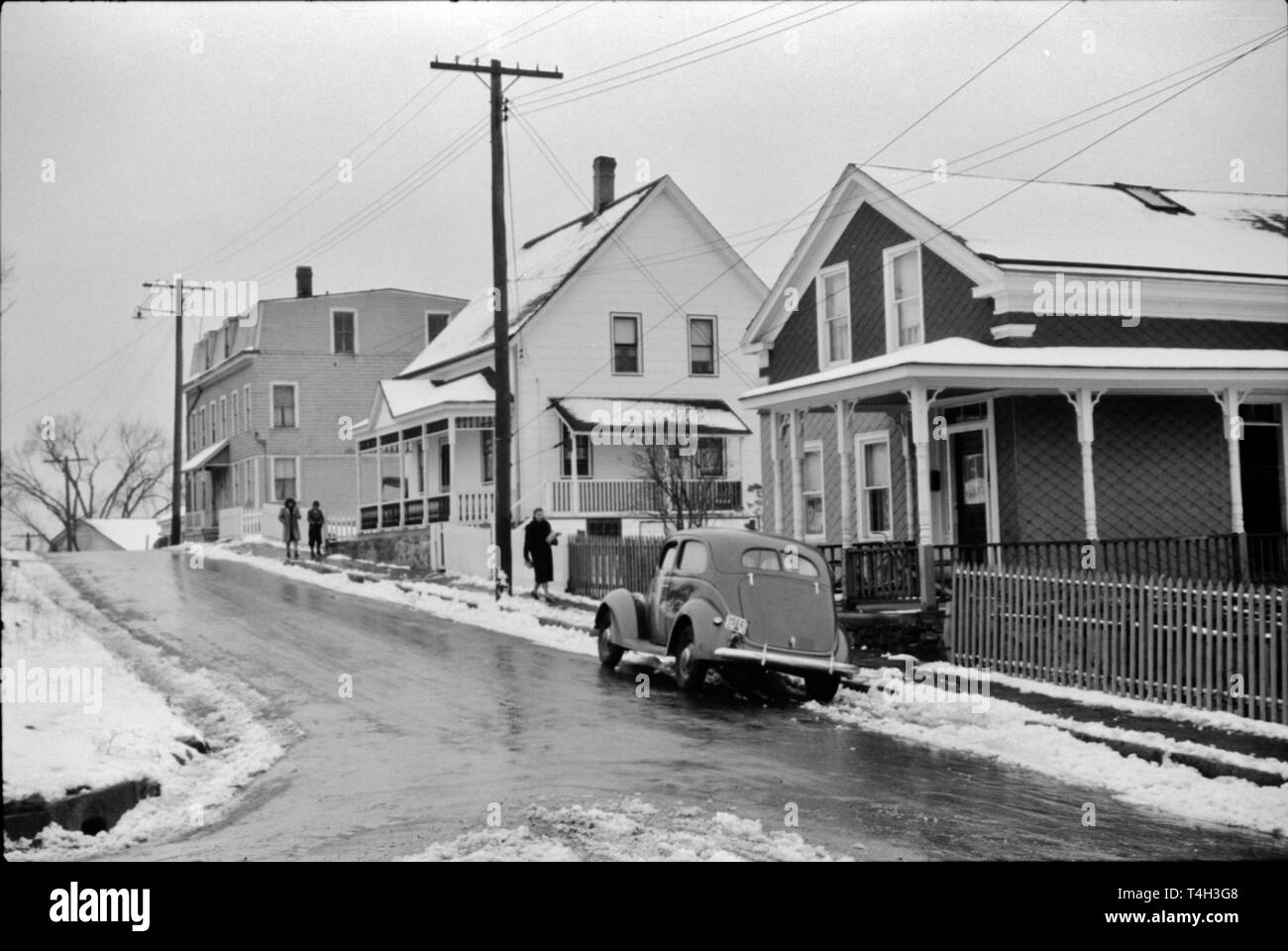 1940s snow scene hi-res stock photography and images - Alamy