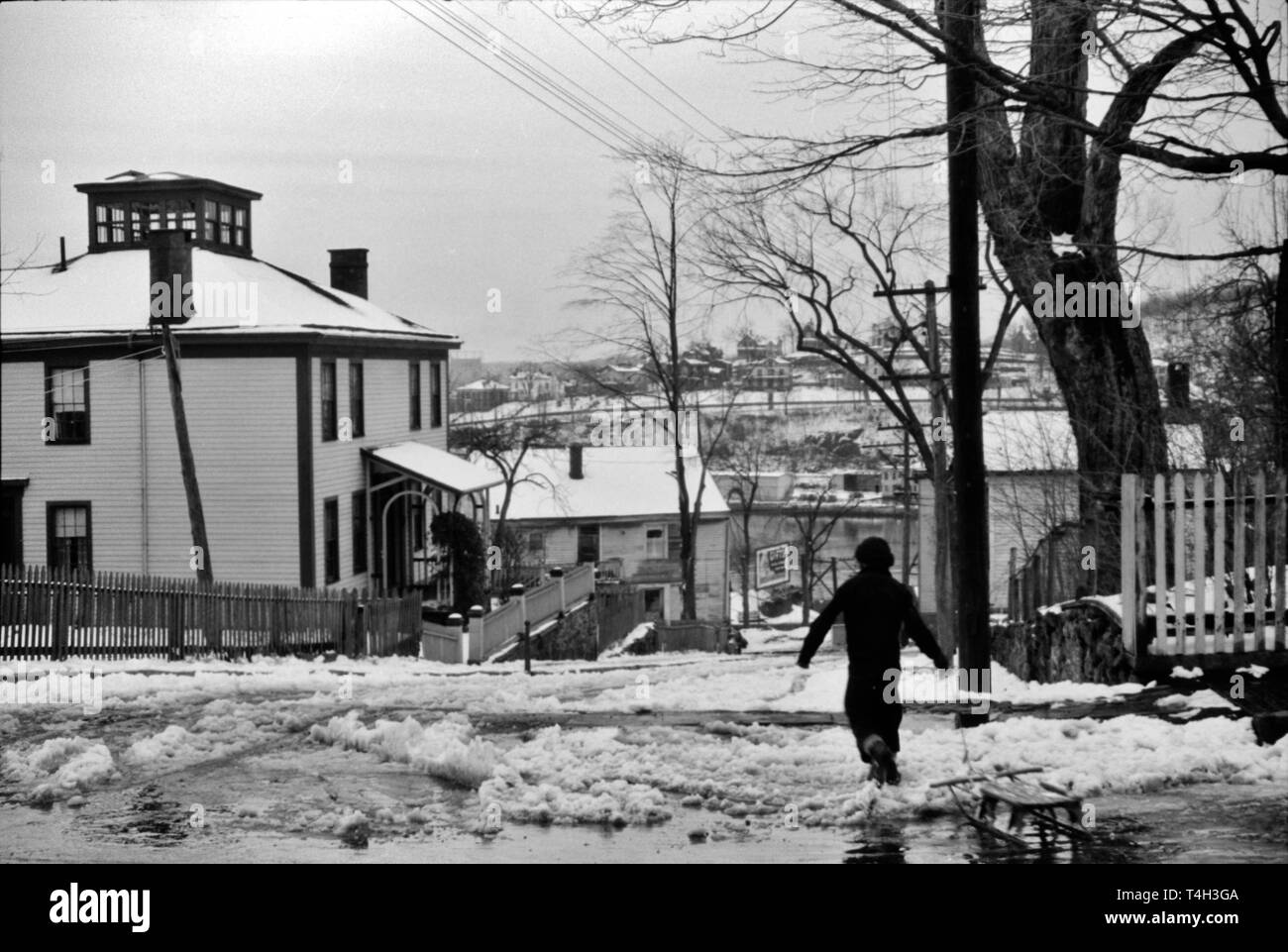 snowy urban scene Stock Photo - Alamy