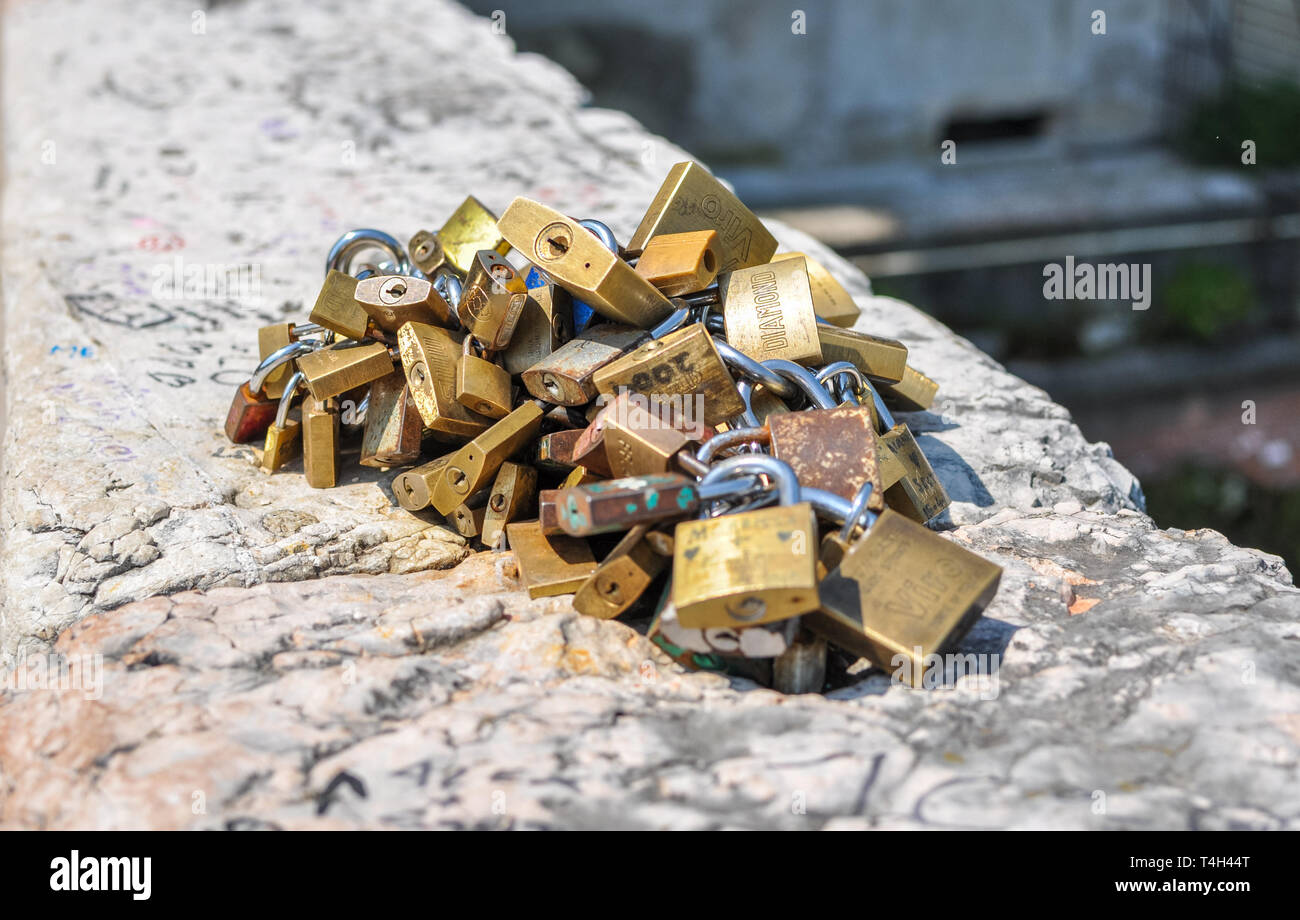 Multiple locks hi-res stock photography and images - Alamy