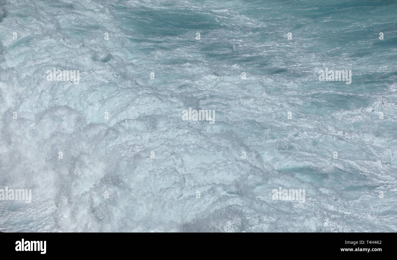 Sea Ocean Sea water with different water colours Stock Photo - Alamy