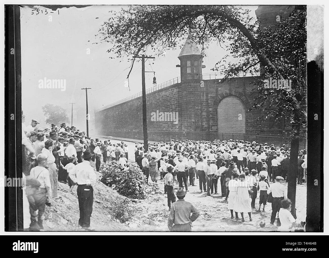 Female prisoners 1940s hi-res stock photography and images - Alamy
