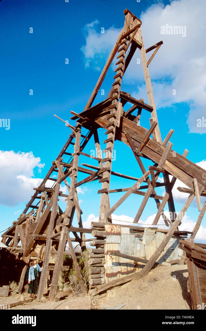 Head frame at top of abandoned mine shaft hi-res stock photography and ...
