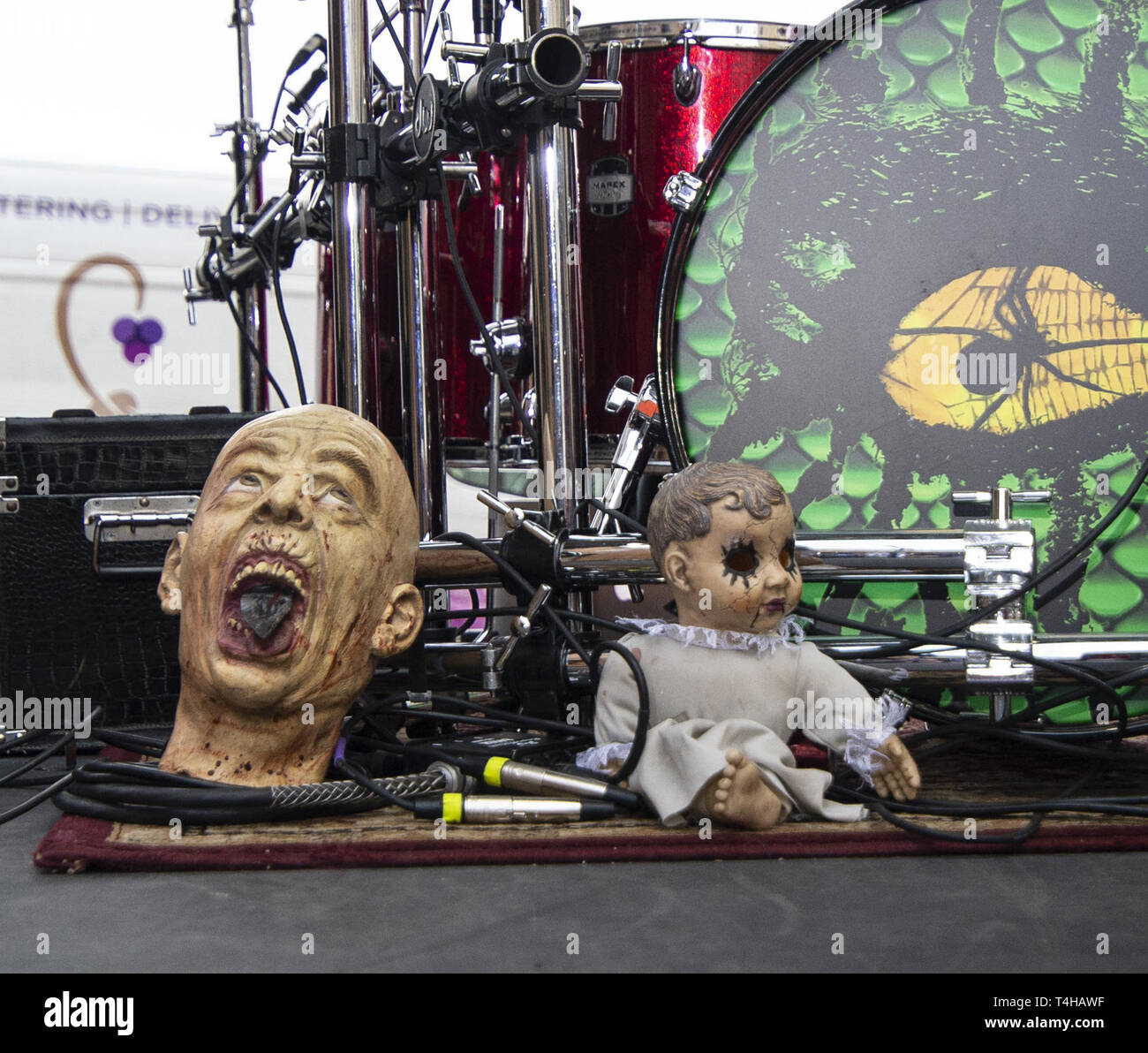 Stage props hi-res stock photography and images - Alamy