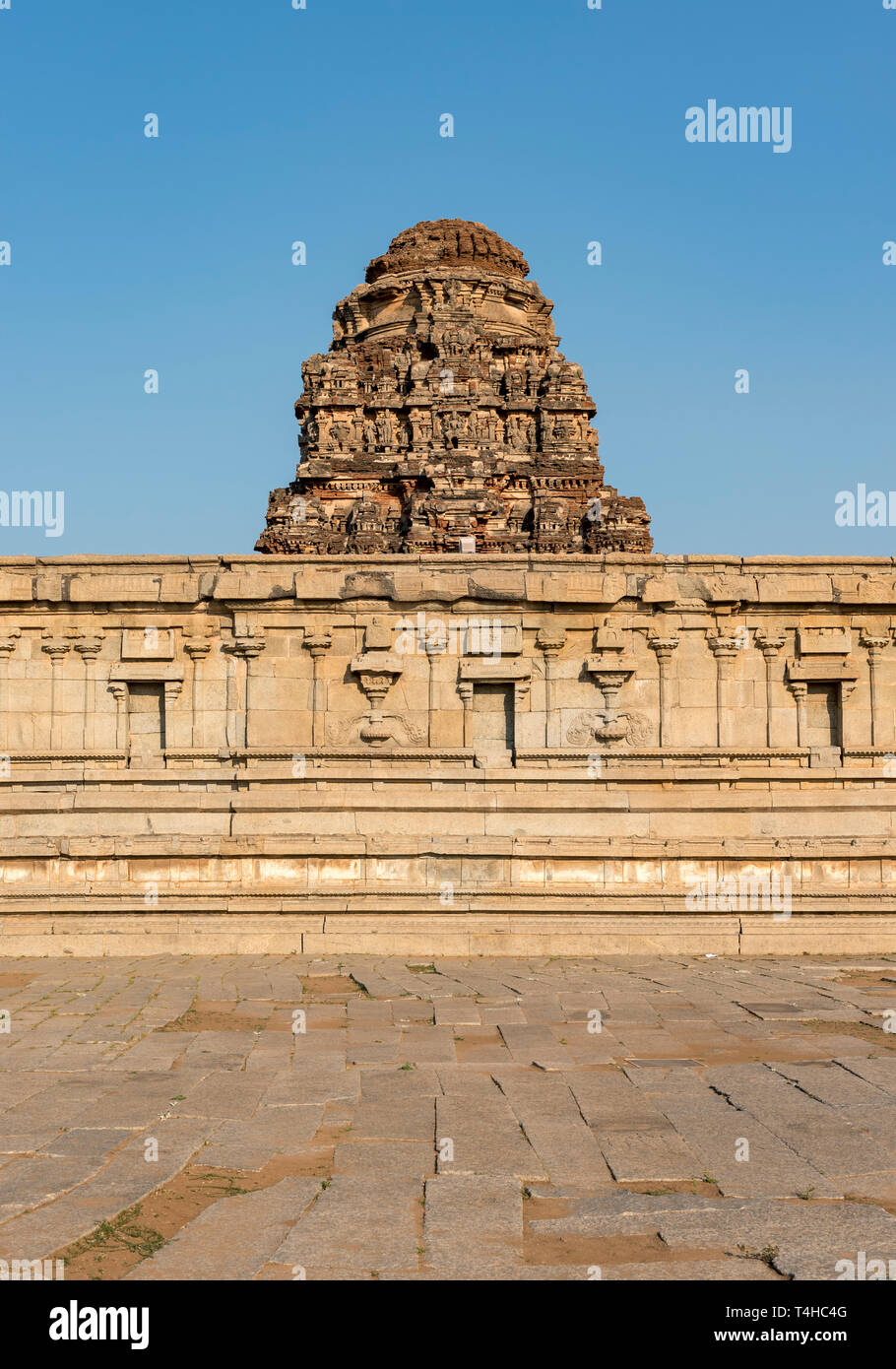 Vijaya Vitthala temple, Hampi, India Stock Photo - Alamy