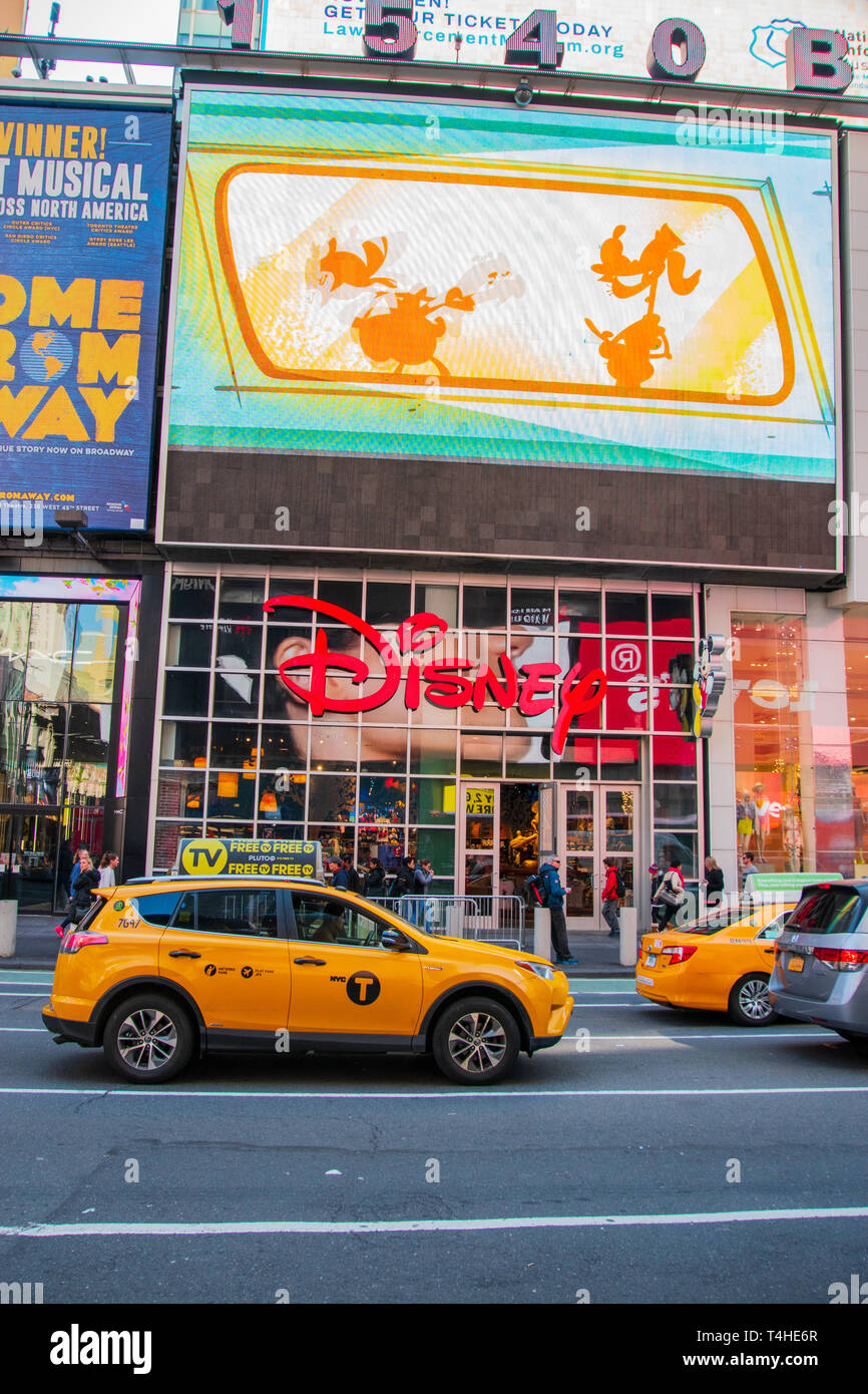 Times Square Disney Store High Resolution Stock Photography and Images ...