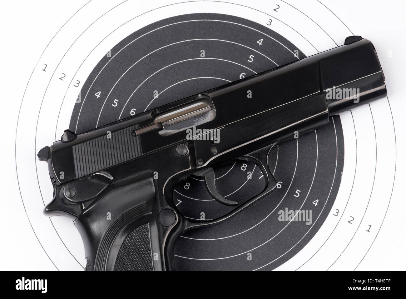 Pistol target hi-res stock photography and images - Alamy