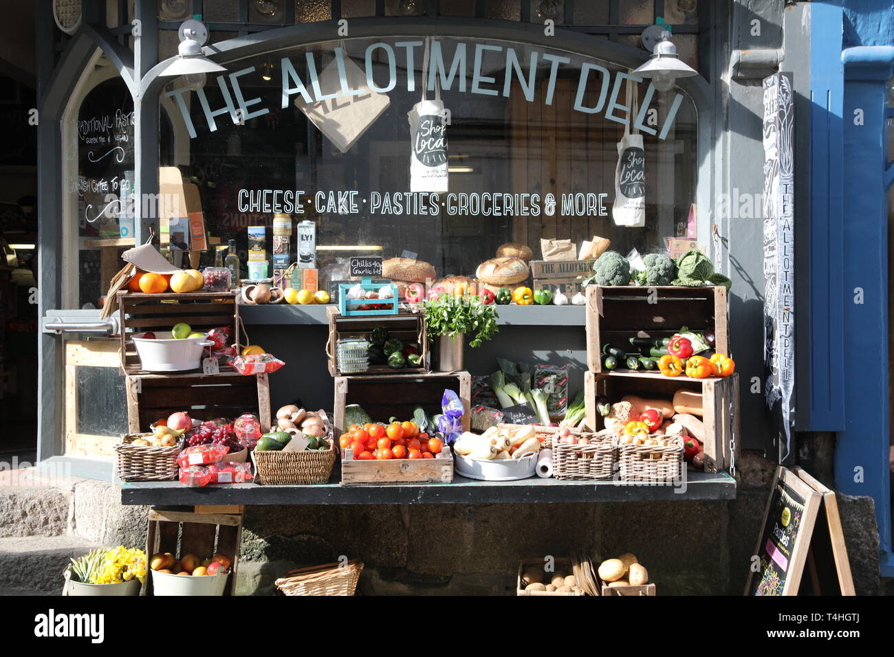 Green Grocers High Resolution Stock Photography and Images - Alamy
