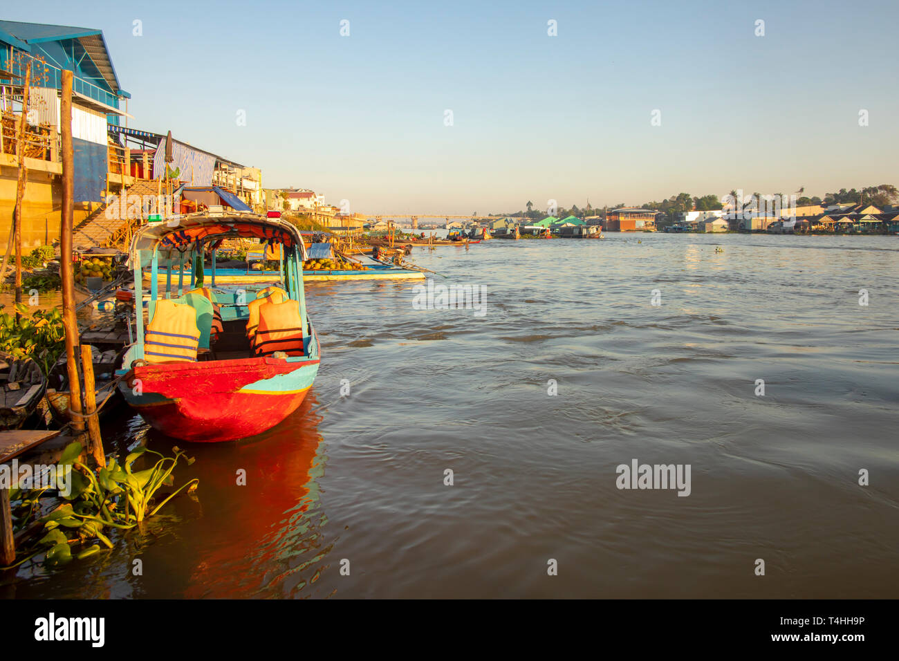 Boat vendors on river vietnam hi-res stock photography and images - Alamy