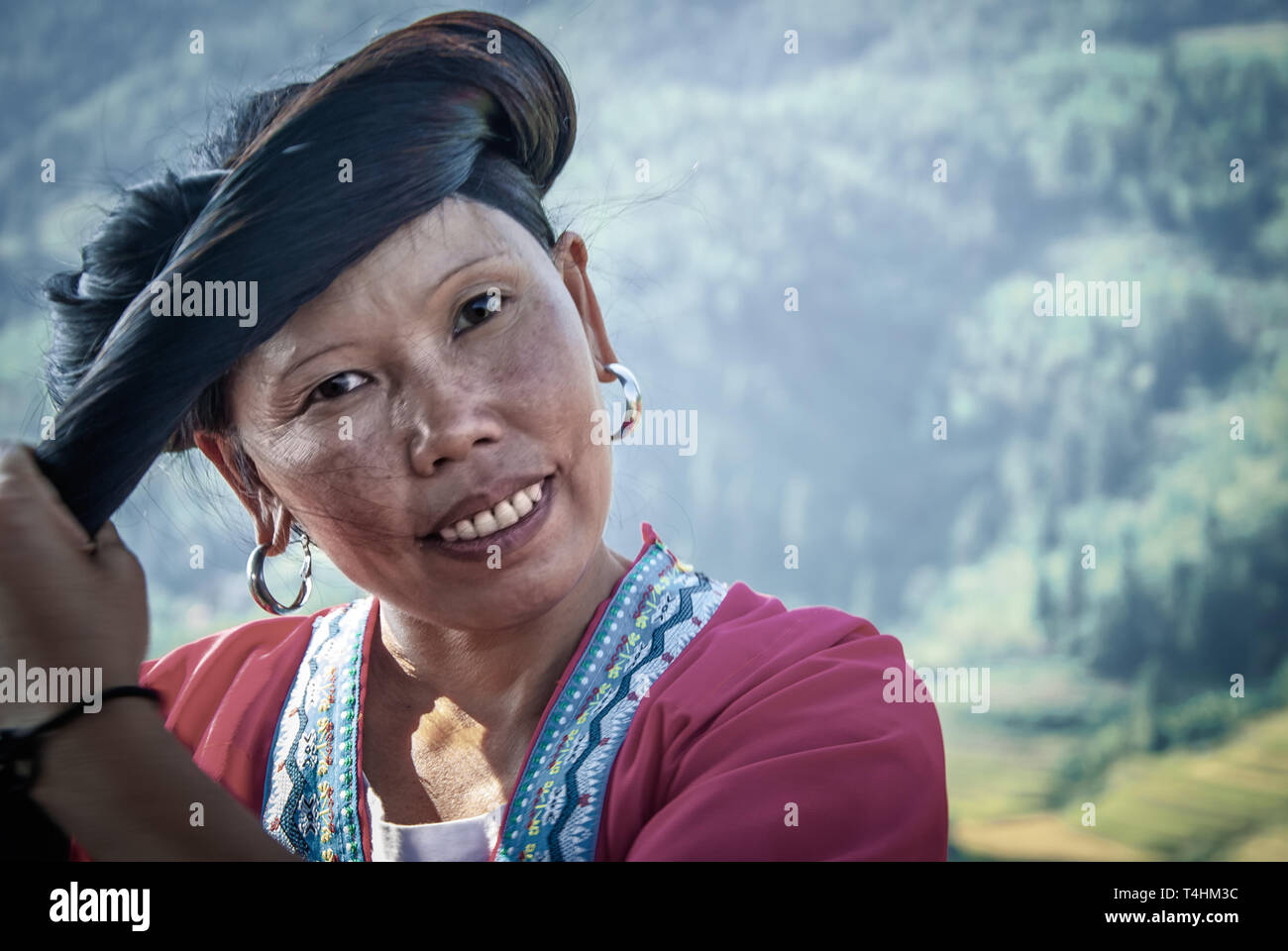 Yao and china and ethnic hi-res stock photography and images - Alamy