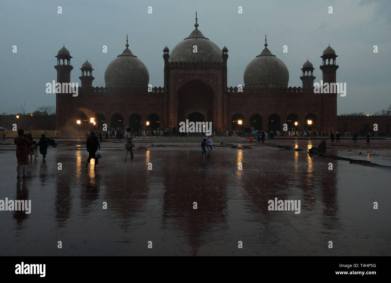 Badshahi mosque, lahore sunset hi-res stock photography and images - Alamy